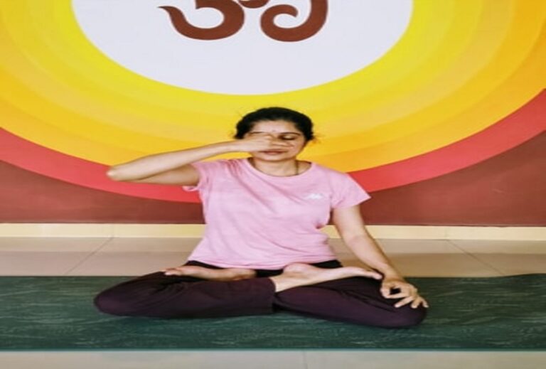 Nadi Shuddhi Pranayama or Alternate Nostril Breathing or Nadi Shodhana ...